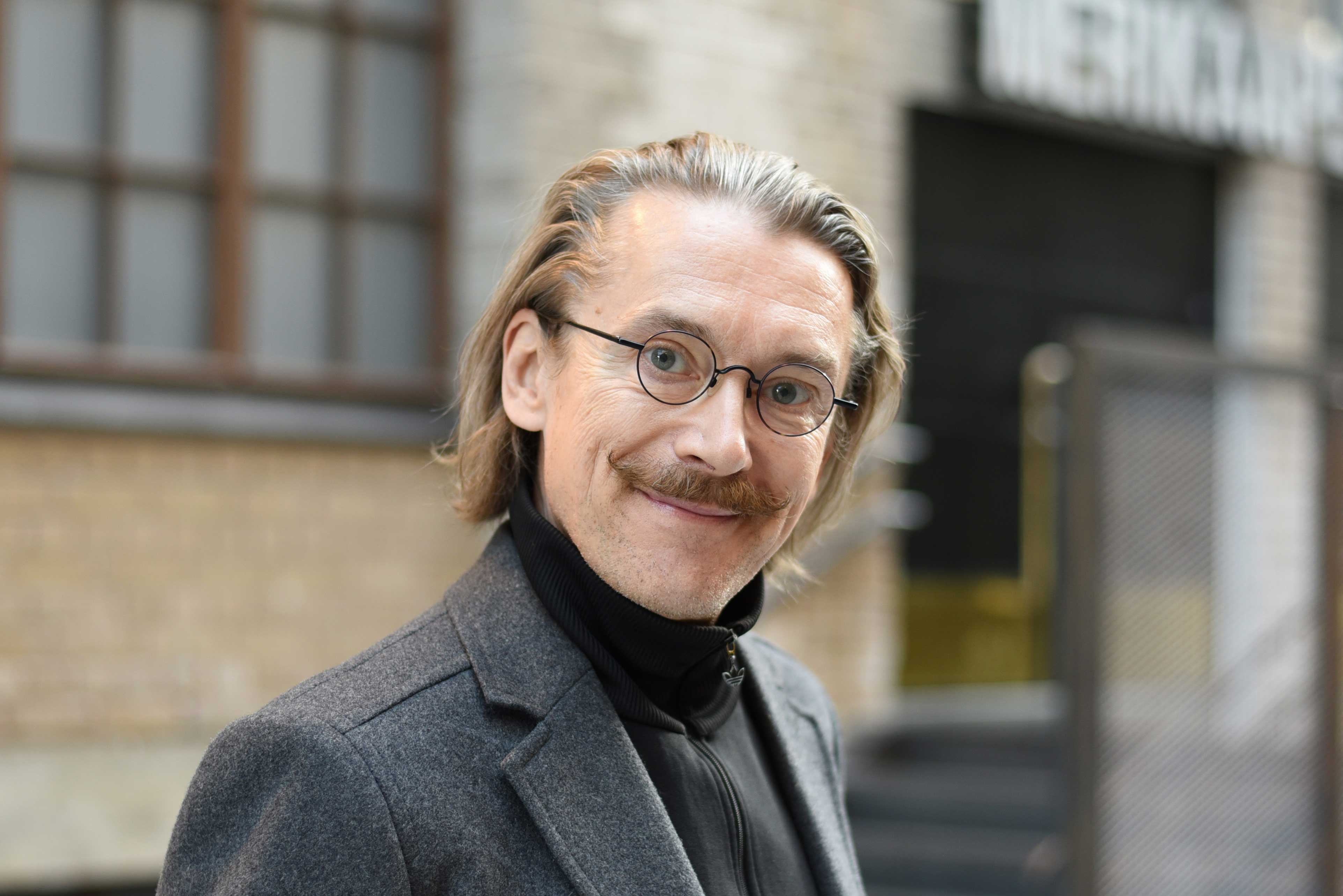 Teatterinjohtaja Jyrki Karttuselle on myönnetty Pro Finlandia -mitali ...